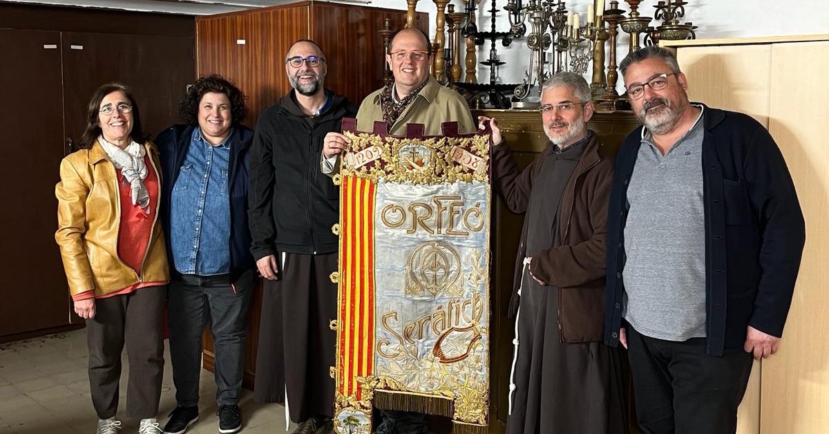 Ajuntament d'Arenys de Mar - Els Caputxins donen el penó de l'Orfeó ...